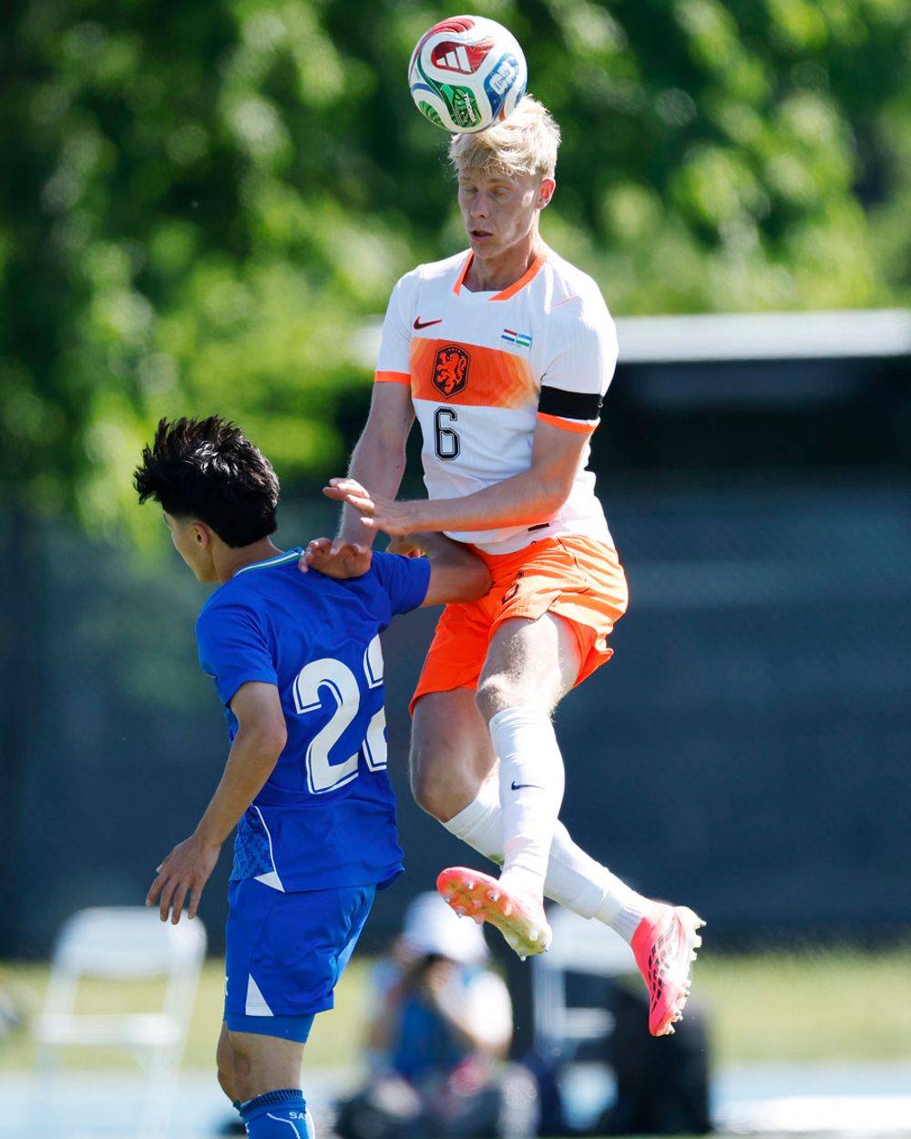 Van Hecke wint met Oranje in extremis van Oezbekistan en stevent af op ...