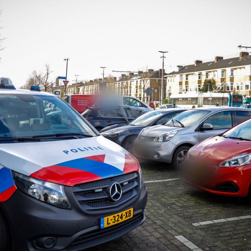 Overleden persoon gevonden in auto - Omroep Gelderland