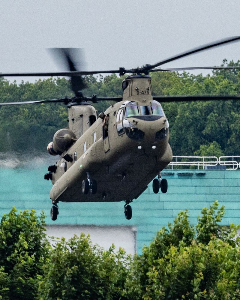 Chinook-helikopters oefenen 10 dagen lang boven bijna de hele provincie ...