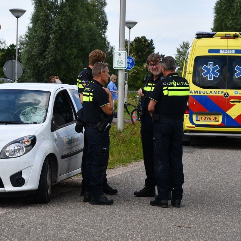 Wielrenner gewond in Middelburg na botsing met auto - Omroep Zeeland