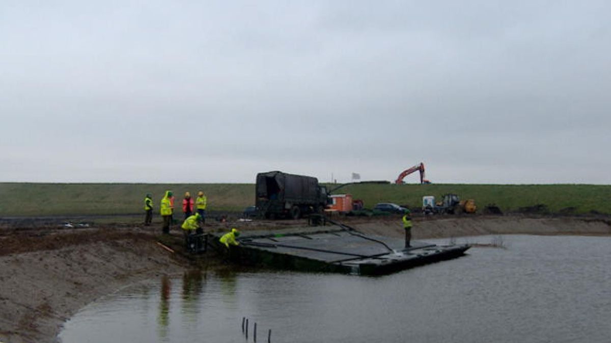Militairen nemen bezit van Hedwige-Prosperpolder - Omroep Zeeland