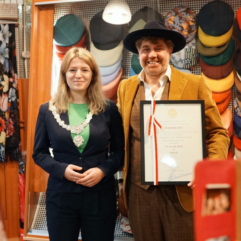 Utrechtse hoedenzaak viert 100-jarig jubileum en is nu hofleverancier ...