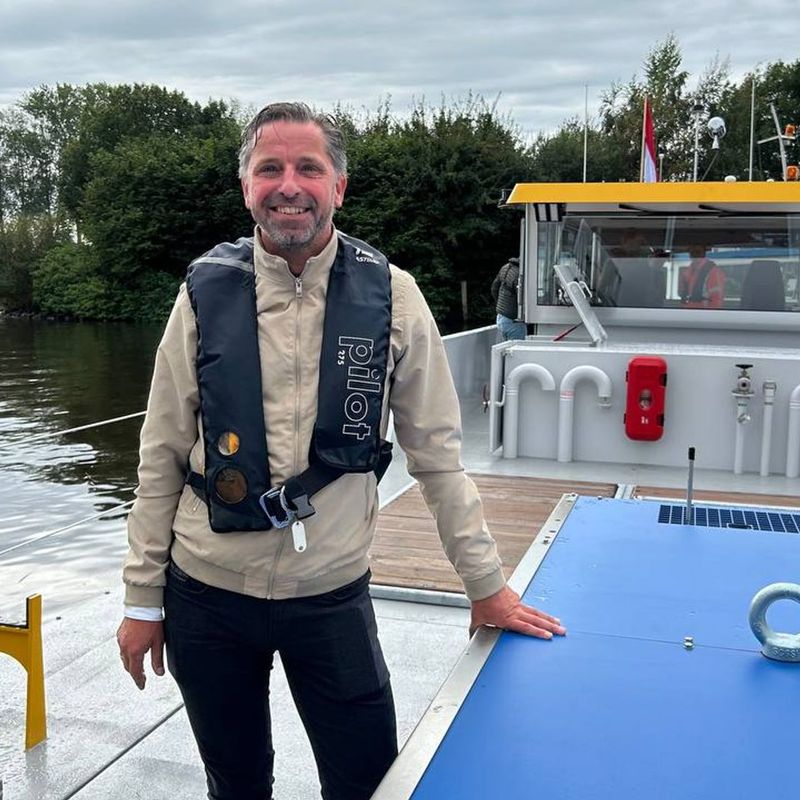 Dit werkschip werkt op elektriciteit en waterstof: "Uniek in Europa" - Oost