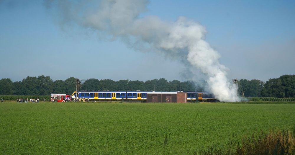 Treinen rijden weer na botsing tussen trein en auto bij Loon - RTV Drenthe