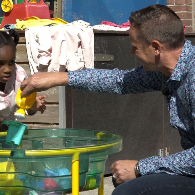 Zomerscholen zijn begonnen: van extra taalles tot leren rappen - Omroep ...
