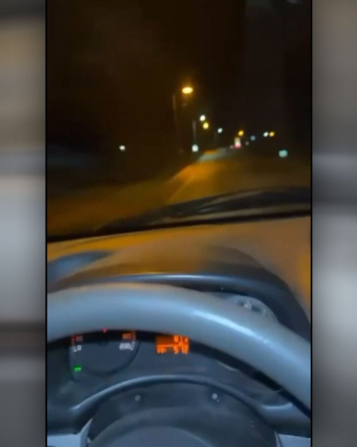 Automobilist filmt zelf hoe hij met 120 kilometer per uur te water ...