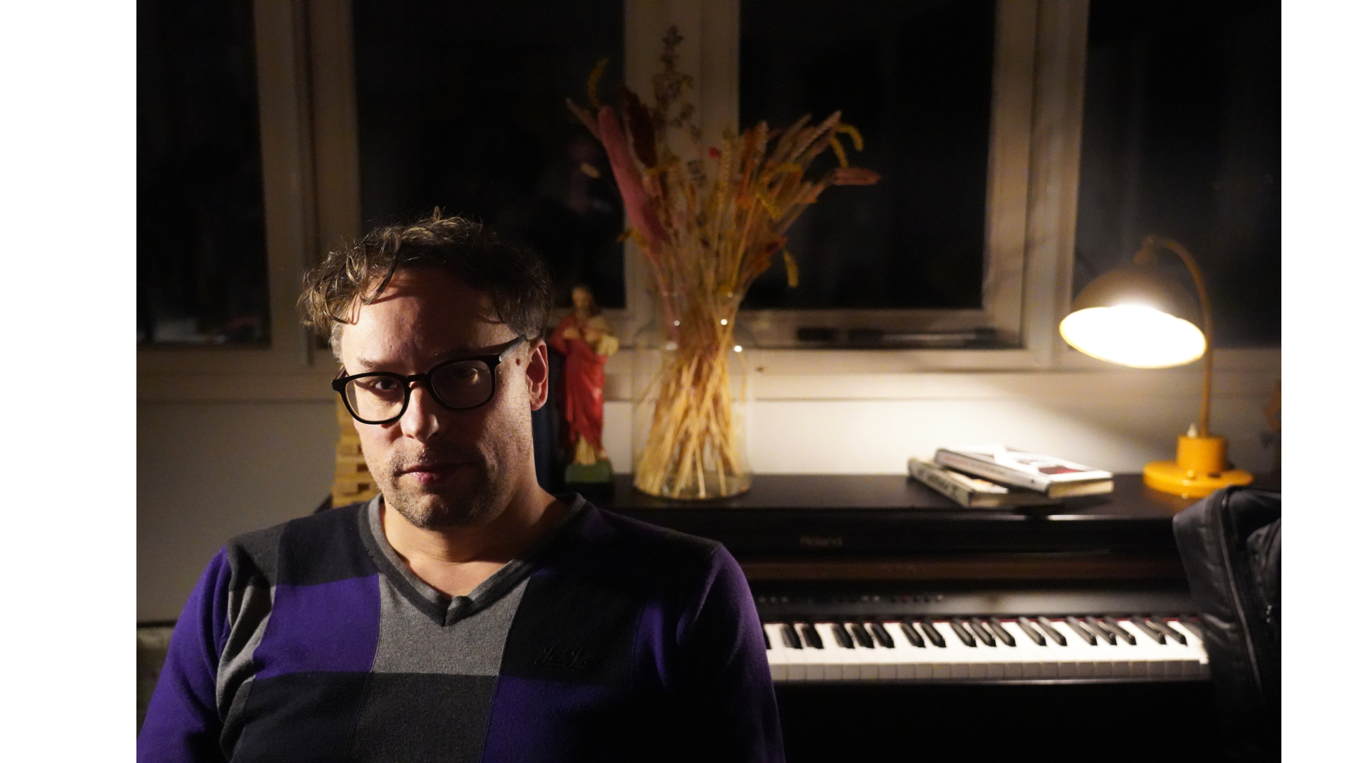 Muzikant, schrijver, vader en zorgcoördinator Thomas van der Vliet ...