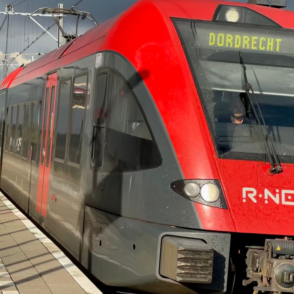 Provincie stelt gratis ov voor mensen met laag inkomen opnieuw uit - Rijnmond