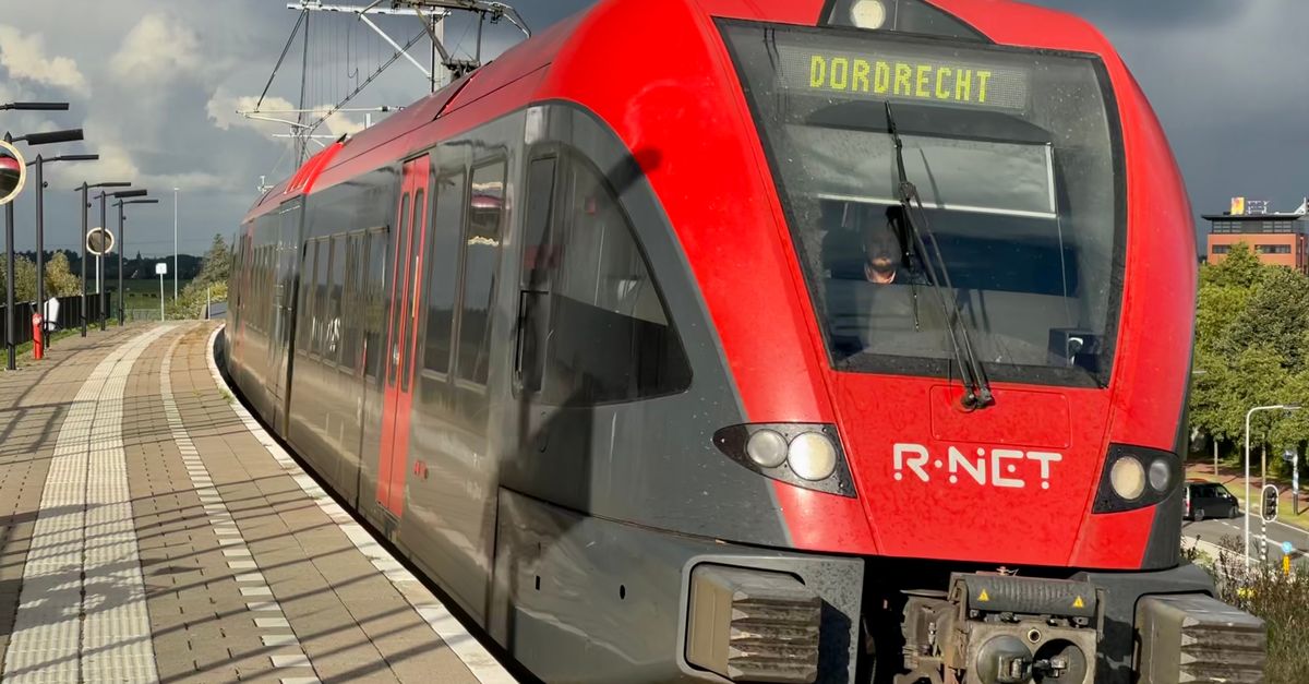 Provincie stelt gratis ov voor mensen met laag inkomen opnieuw uit - Rijnmond