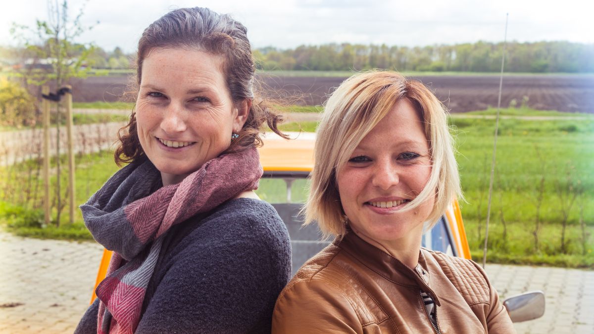 Boerin Agnes zit vanavond in de kever bij Toer de Loes - RTV Drenthe