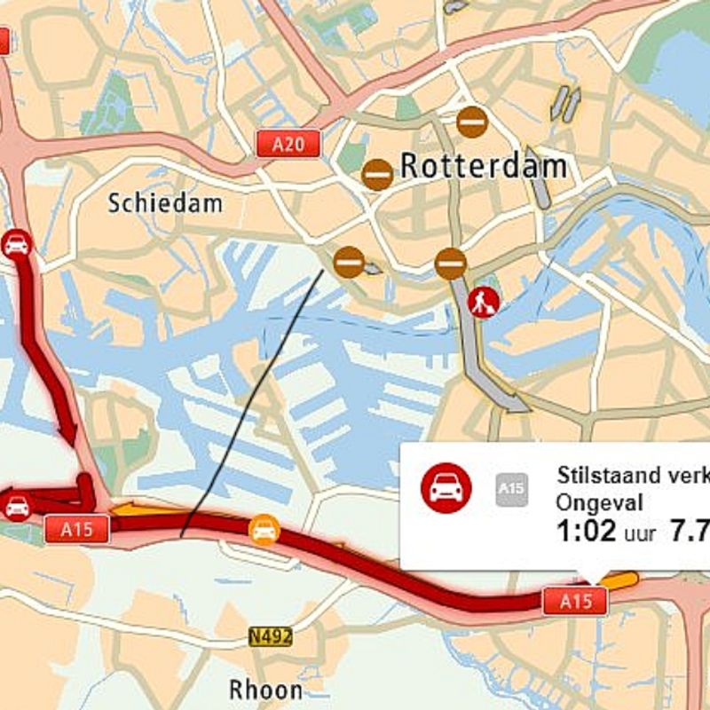 Lange files op A15 en A4 na motorongeluk - Rijnmond