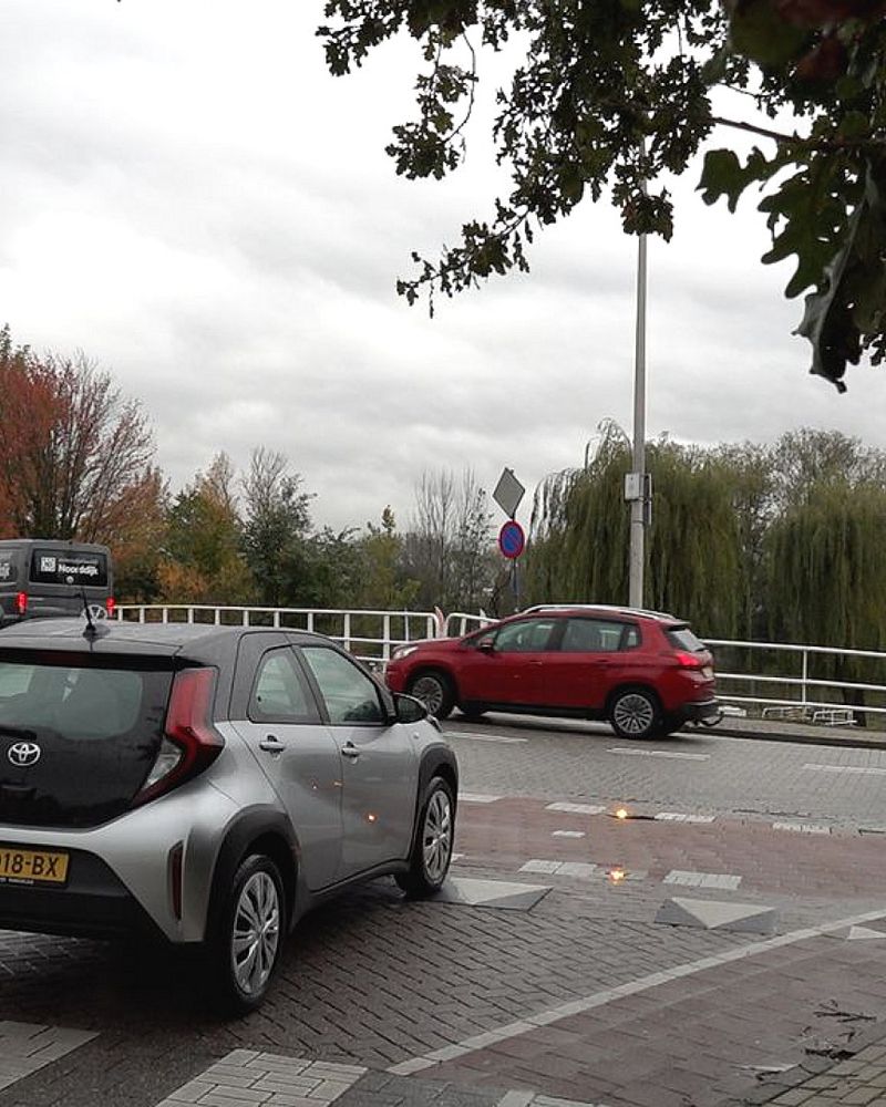 Kruispunt moet worden aangepakt na gevaarlijke situaties: 'Verkeer komt van alle kanten ...