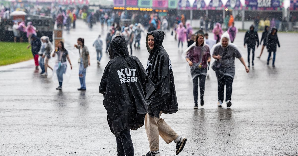In beeld: Regenachtige 53ste editie van Pinkpop - L1 Nieuws