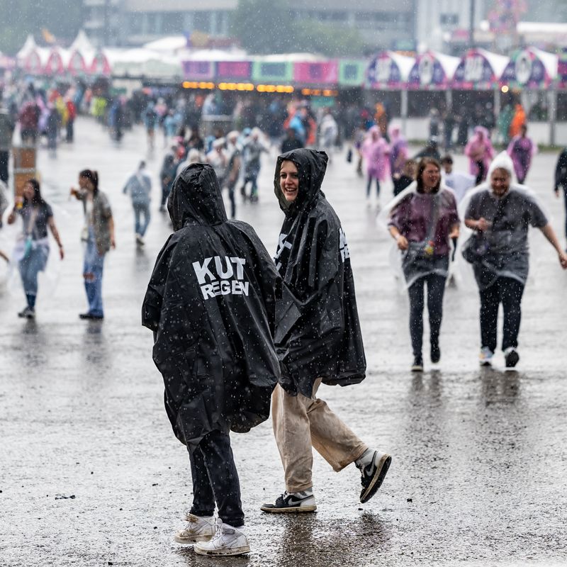 In beeld: Regenachtige 53ste editie van Pinkpop - L1 Nieuws