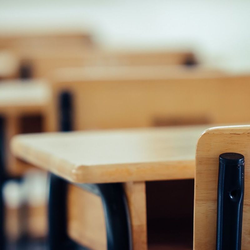 'Blij dat scholen open blijven, maar nog veel vragen' - L1 Nieuws 'Blij dat scholen open blijven, maar nog veel vragen' - L1 Nieuws