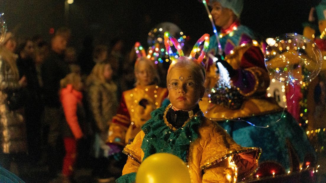 In Beeld: Grootste verlichte carnavalsoptocht van Nederland - RTV Drenthe