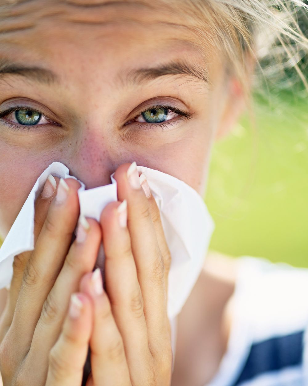 Een verstopte neus of loopneus: is het nou verkoudheid, hooikoorts of ...