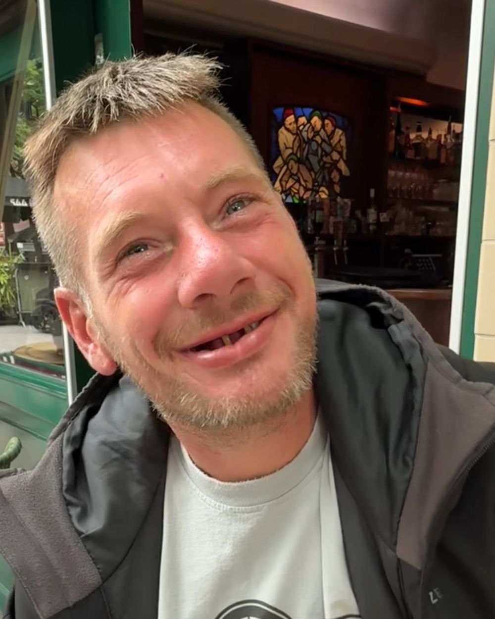 De dakloze Jesper is altijd op de Witte de With te vinden: ‘Dit is mijn ...
