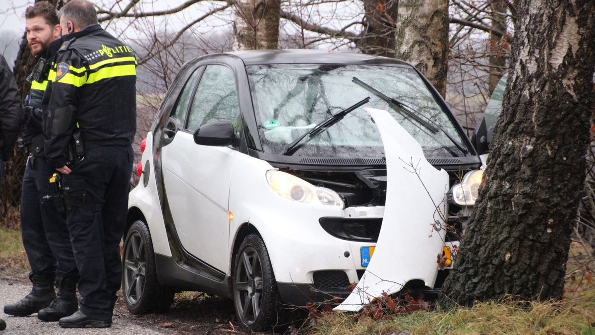 Automobilist raakt gewond bij ongeluk in Elp - RTV Drenthe