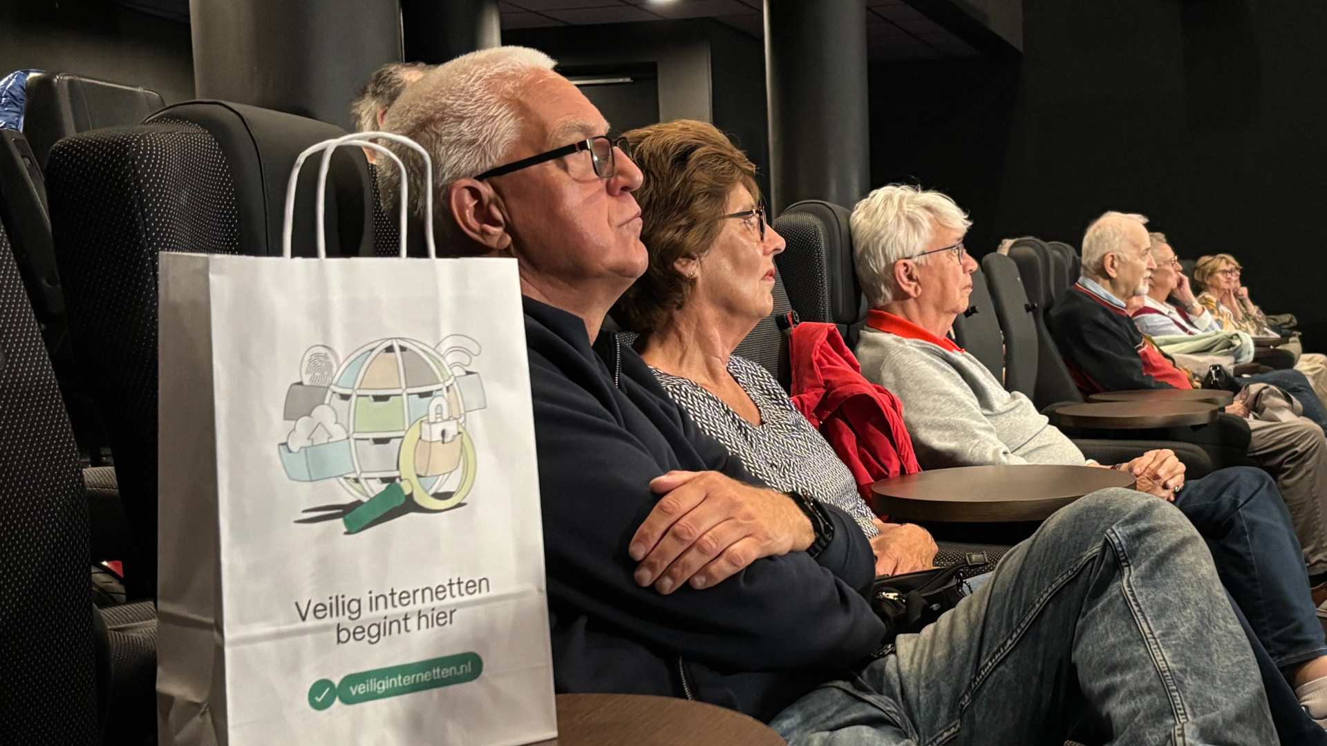 Hans heeft grootste neus van wereld en gaat opnieuw voor titel - Omroep ...