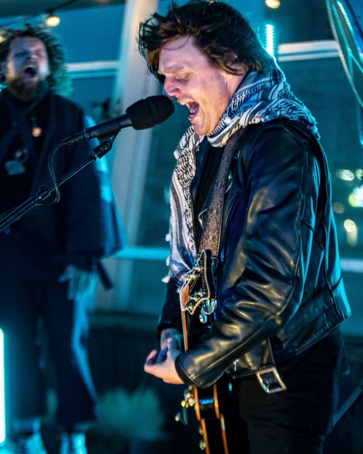 DI-RECT-gitarist Spike opent stembus Eeuwige Roem Top 100 op Radio West ...