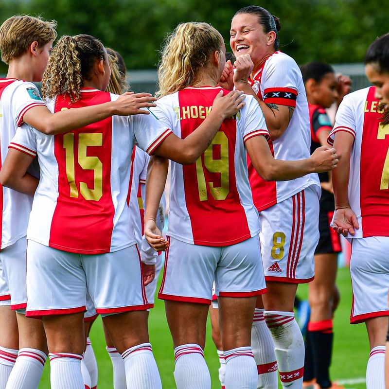 sc Heerenveen verliest met grote cijfers van Ajax na hattrick Tiny Hoekstra - Omrop Fryslân
