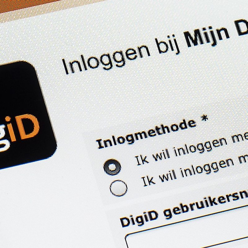 Negen verdachten voor de rechter voor omvangrijke DigiD-fraude - RTV Noord