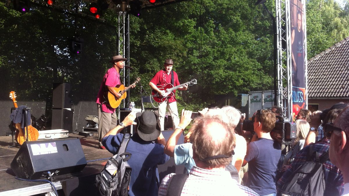 Blues in Grolloo trekt recordaantal bezoekers - RTV Drenthe