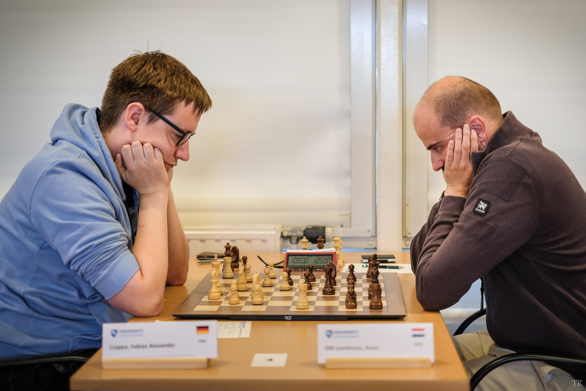 Tiental schakers nog foutloos op HZ schaaktoernooi - Omroep Zeeland