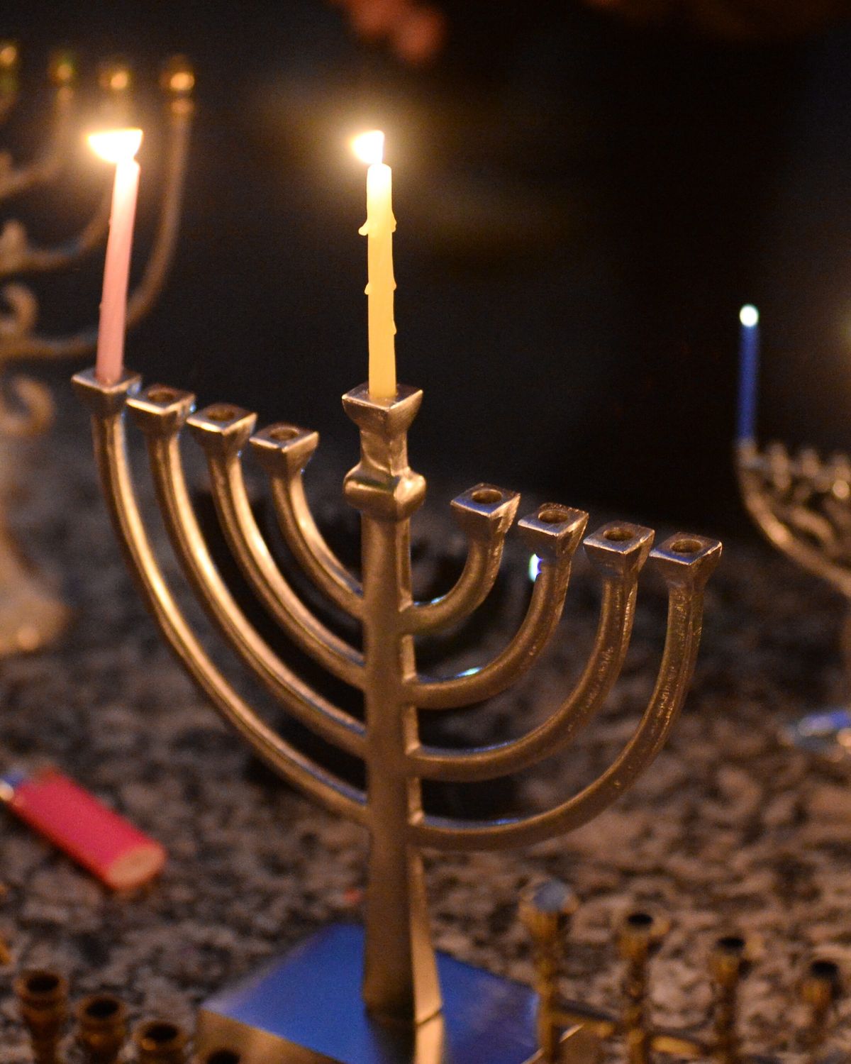Joden vieren Chanoeka, een feest vol tradities en symboliek - RTV Drenthe