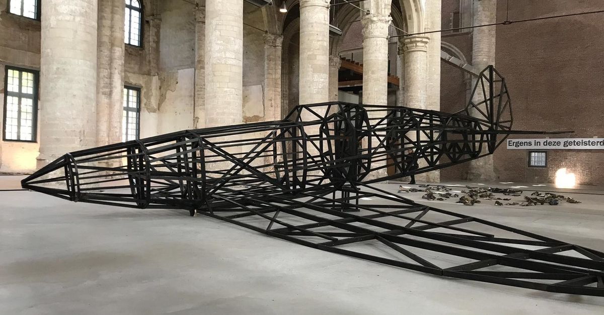 Een kunstwerk voor oom Bram: hij stortte in de Westerschelde - Omroep ...