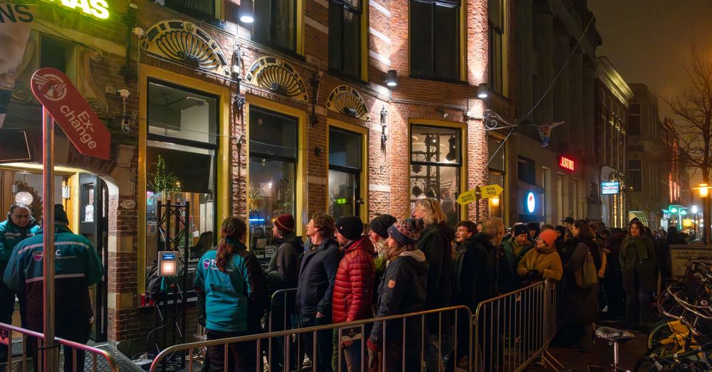 De laatste dag van Eurosonic in beeld: lange rijen voor Huize Maas en ...