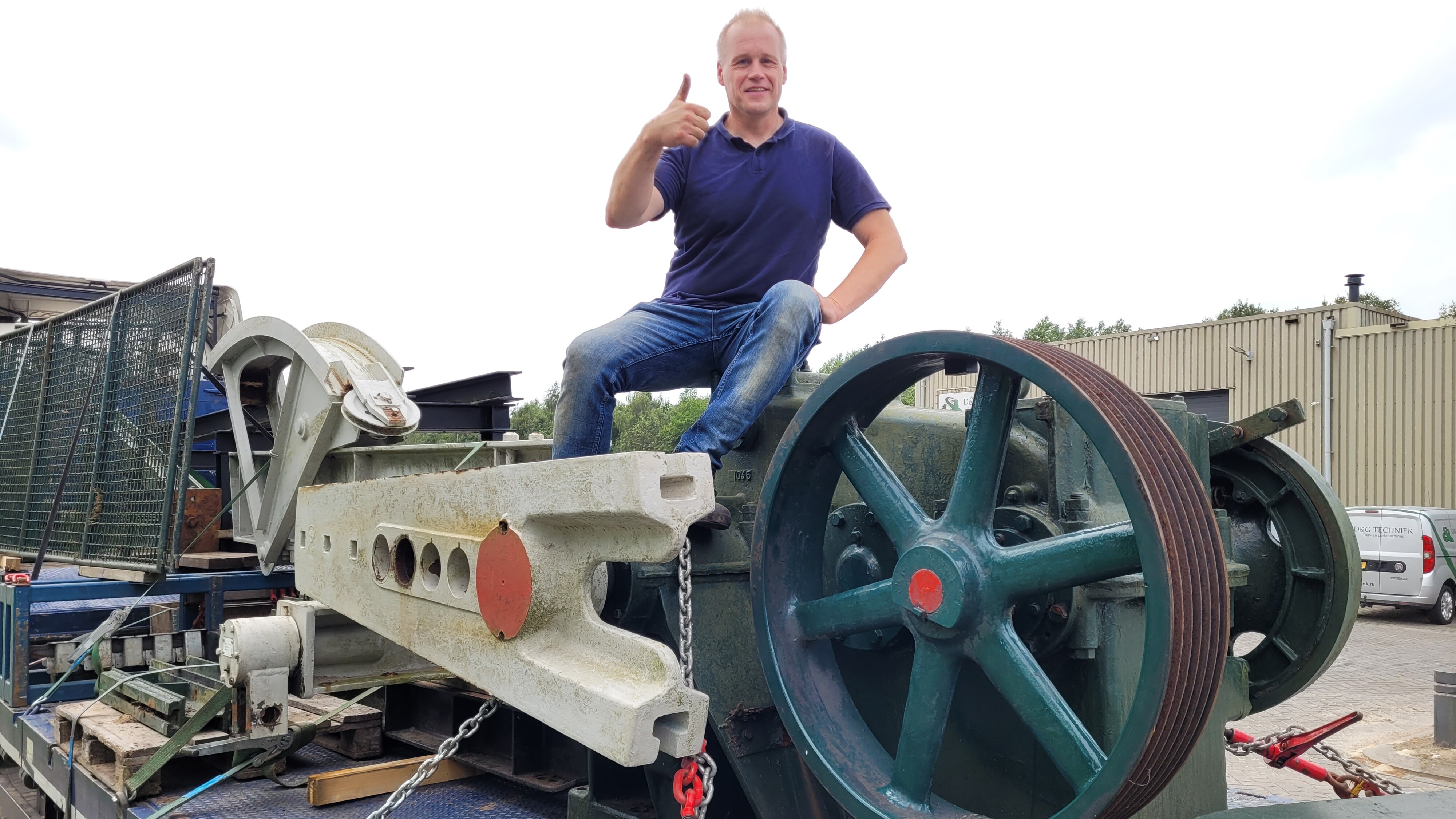 Miljoenen voor Nieuw-Schoonebeek: knikken in de weg, een jaknikker en ...