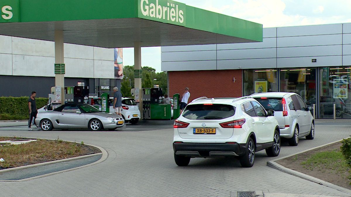 Grens open, Belgisch tankstation lijkt wel Nederlands - Omroep Zeeland