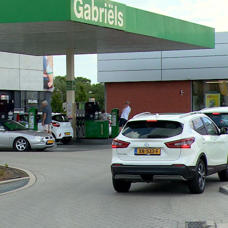 Grens open, Belgisch tankstation lijkt wel Nederlands - Omroep Zeeland