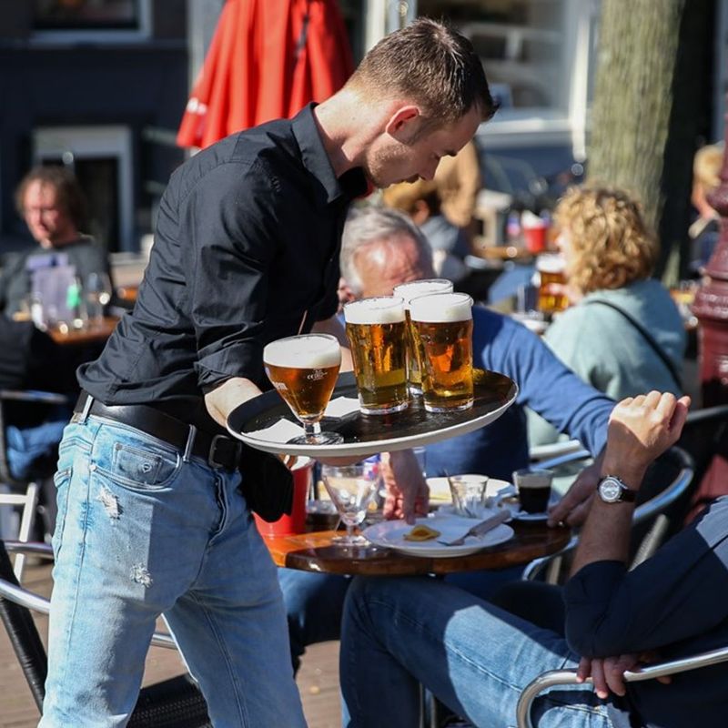 Overijsselse horeca kampt met personeelstekort: Overijsselse horeca kampt met personeelstekort:
