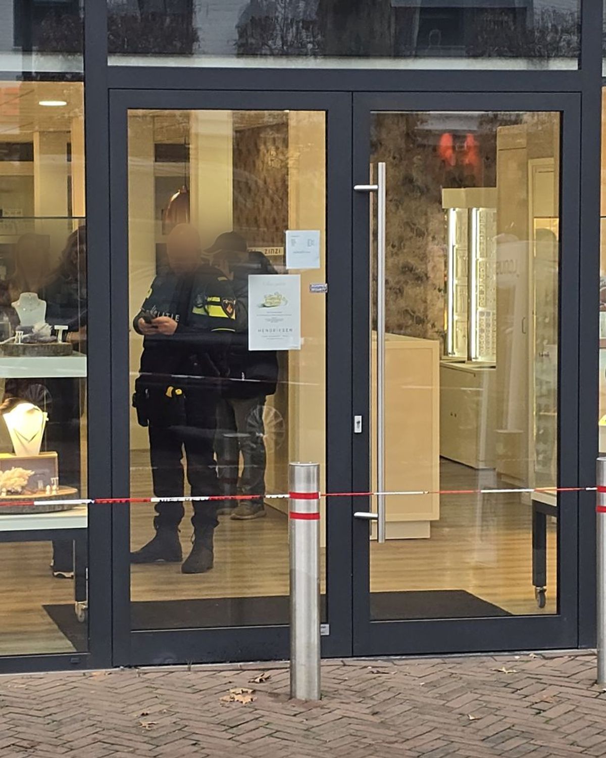 112-nieuws: Man aangehouden voor drugshandel | Gewapende overval op juwelier Rhenen - RTV Utrecht