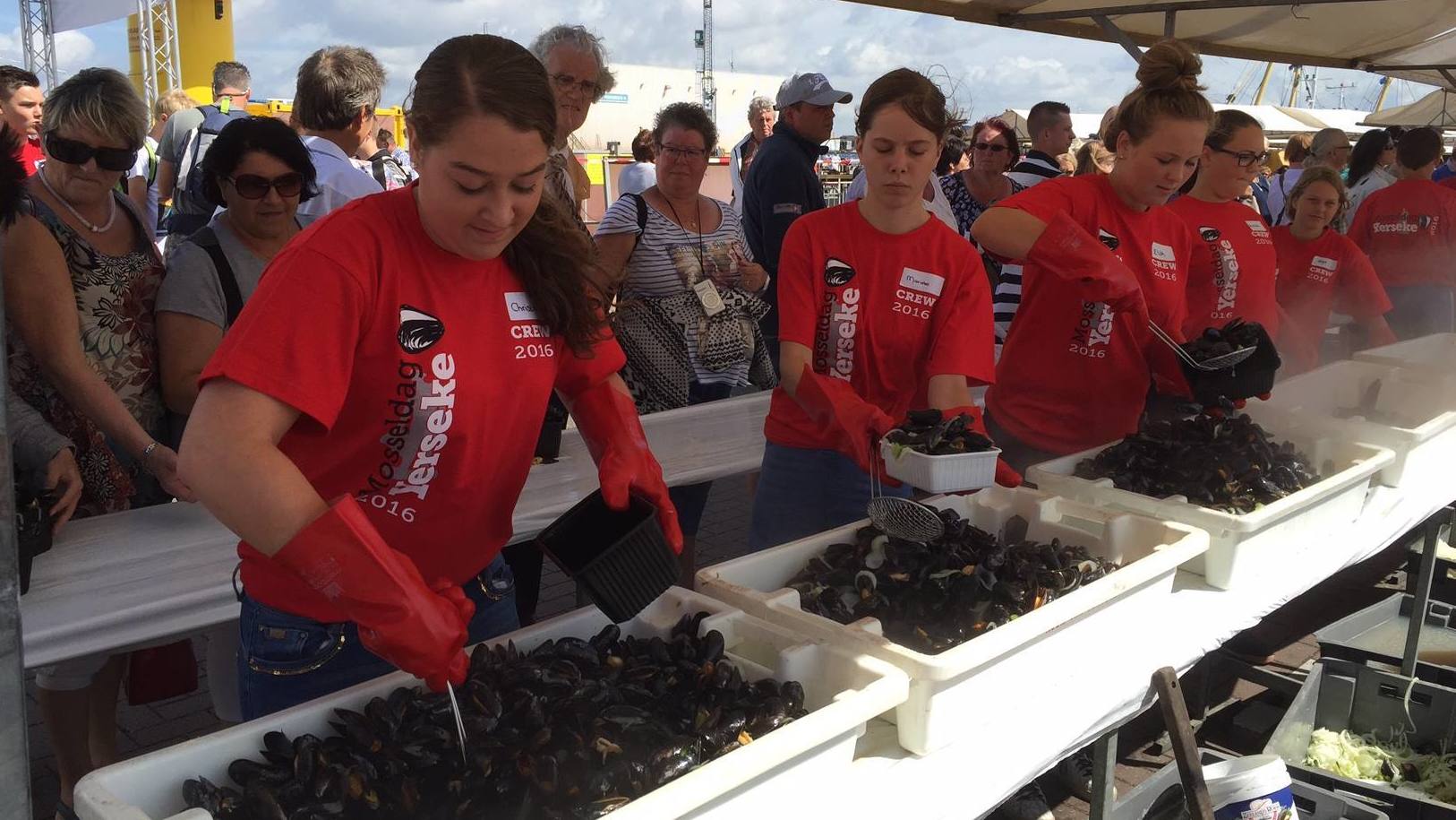 40.000 bezoekers voor Mosseldag in Yerseke (video) - Omroep Zeeland