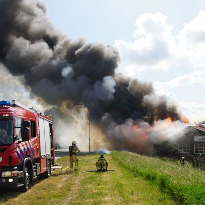 NL-Alert wegens grote brand in Hasselt: blijf uit de rook - Oost