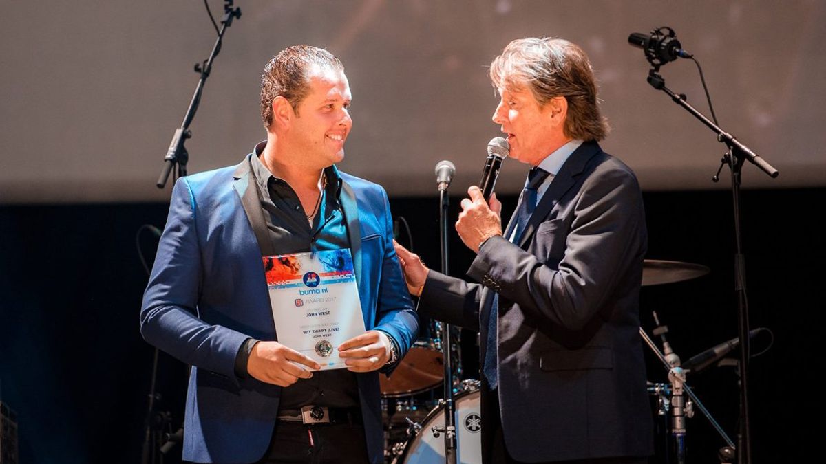 'Ik ben superblij', John West straalt na uitreiking Buma NL Awards ...