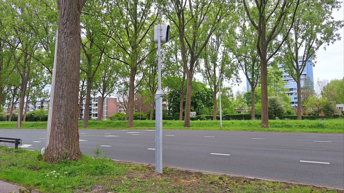 Beruchte flitspaal is terug en boezemt nu al angst in: 'Hij is ...