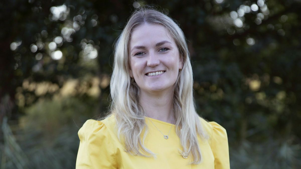 Wethouder Paula Schot van Schouwen-Duiveland legt tijdelijk haar taken ...