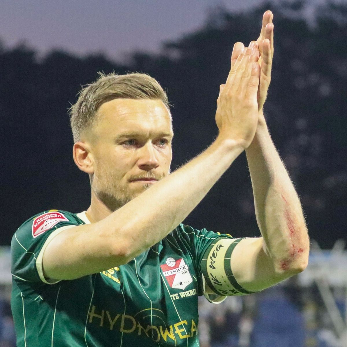 Aanvoerder Te Wierik, Schouten en Landu vertrekken bij FC Emmen - RTV ...