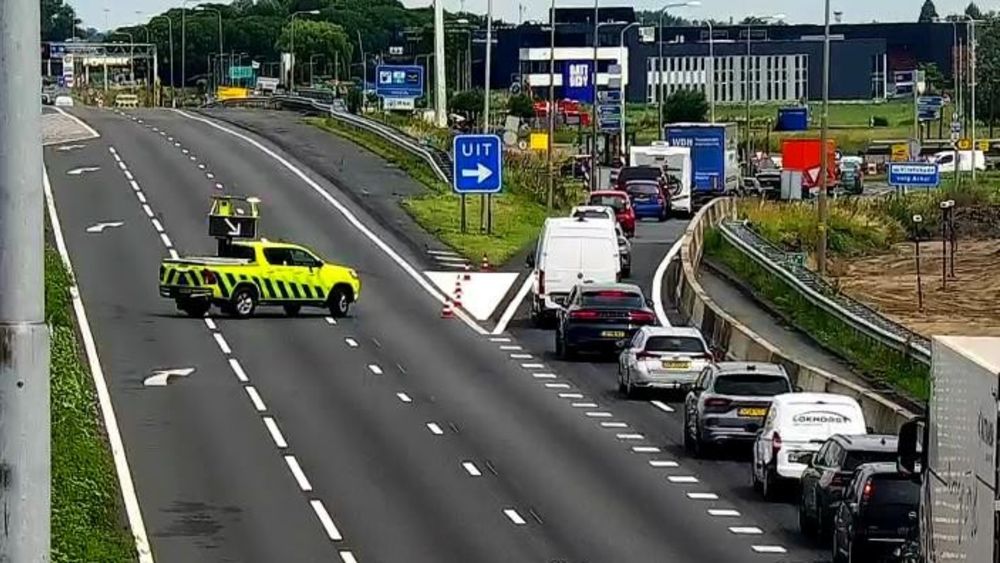 A27 richting Utrecht afgesloten door flink ongeluk met meerdere ...
