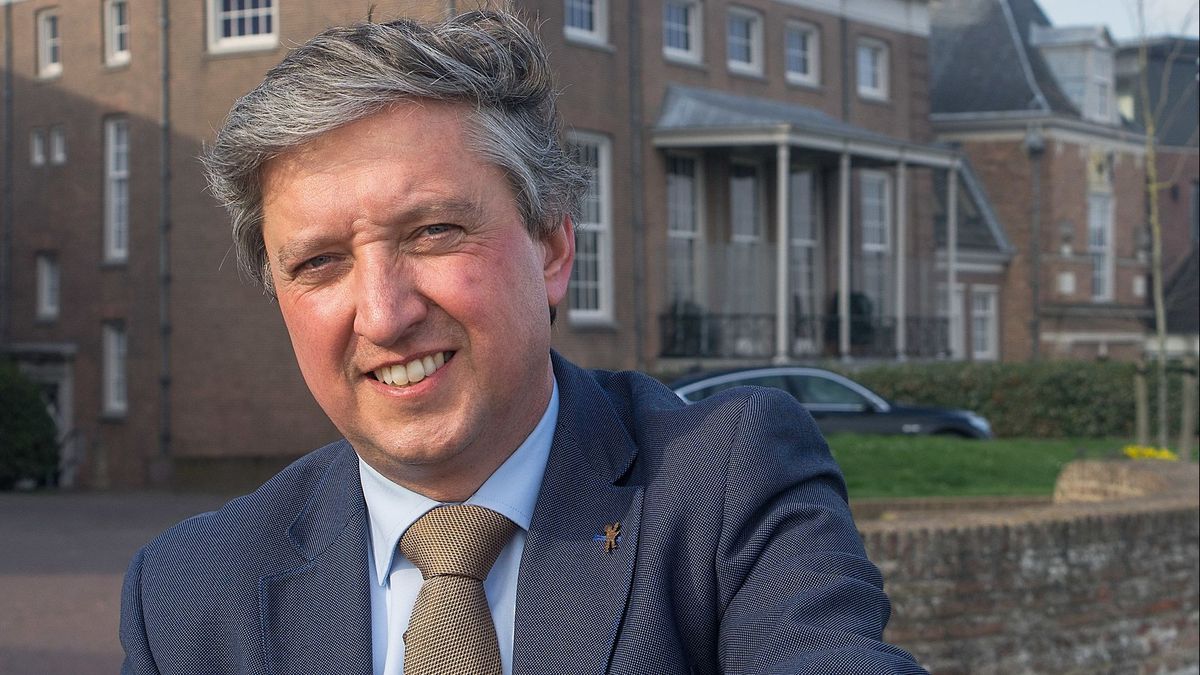 De burgemeester van Tiel vertrekt - Omroep Gelderland