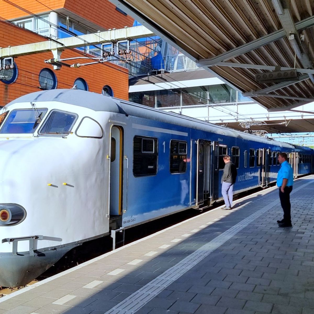 Apekop terug op het spoor: iconische trein ingezet tussen Amersfoort en ...