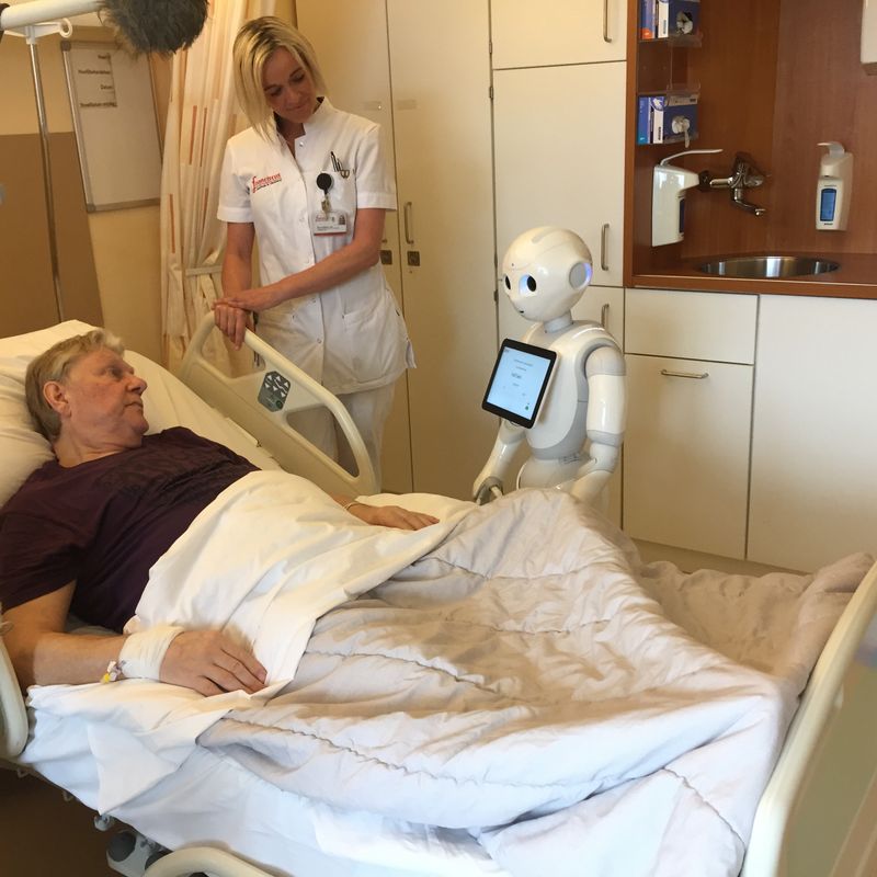Zorgrobot Pepper aan het werk in Schiedams ziekenhuis - Rijnmond