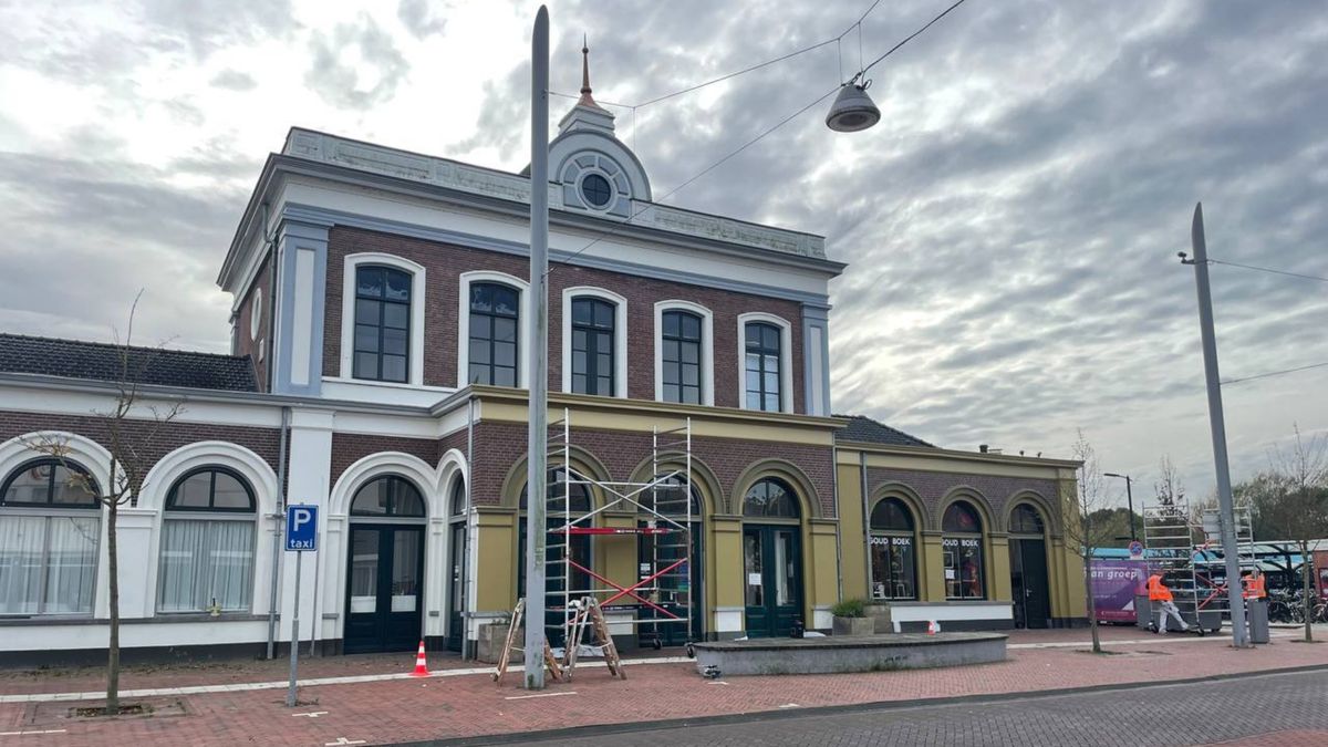 Station Winschoten hersteld in oorspronkelijke kleuren: 'Dit past beter ...
