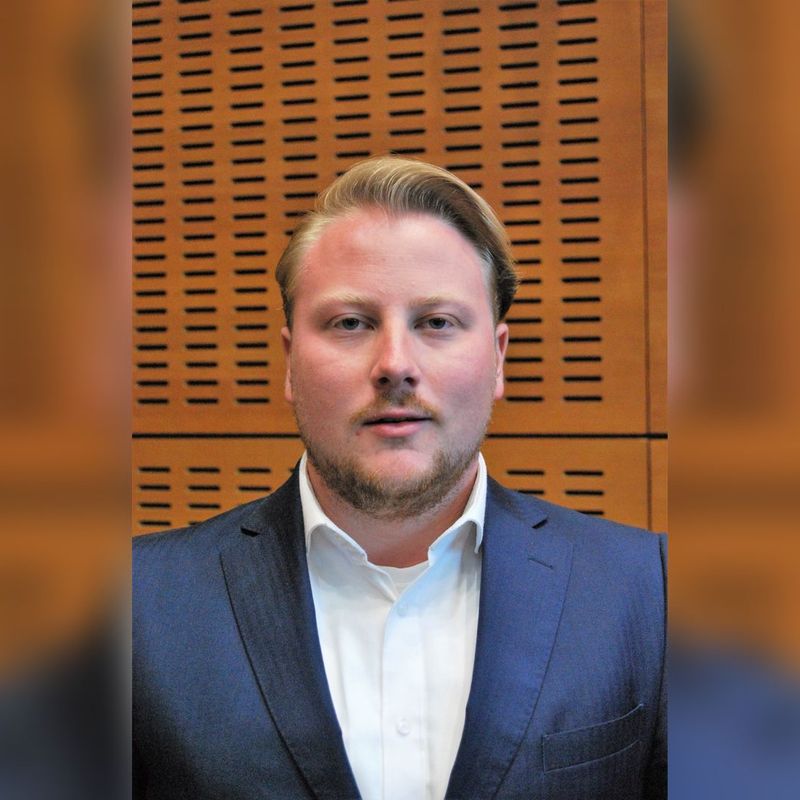 Robin van Ulzen (26) unaniem gekozen als wethouder in Meppel - RTV Drenthe