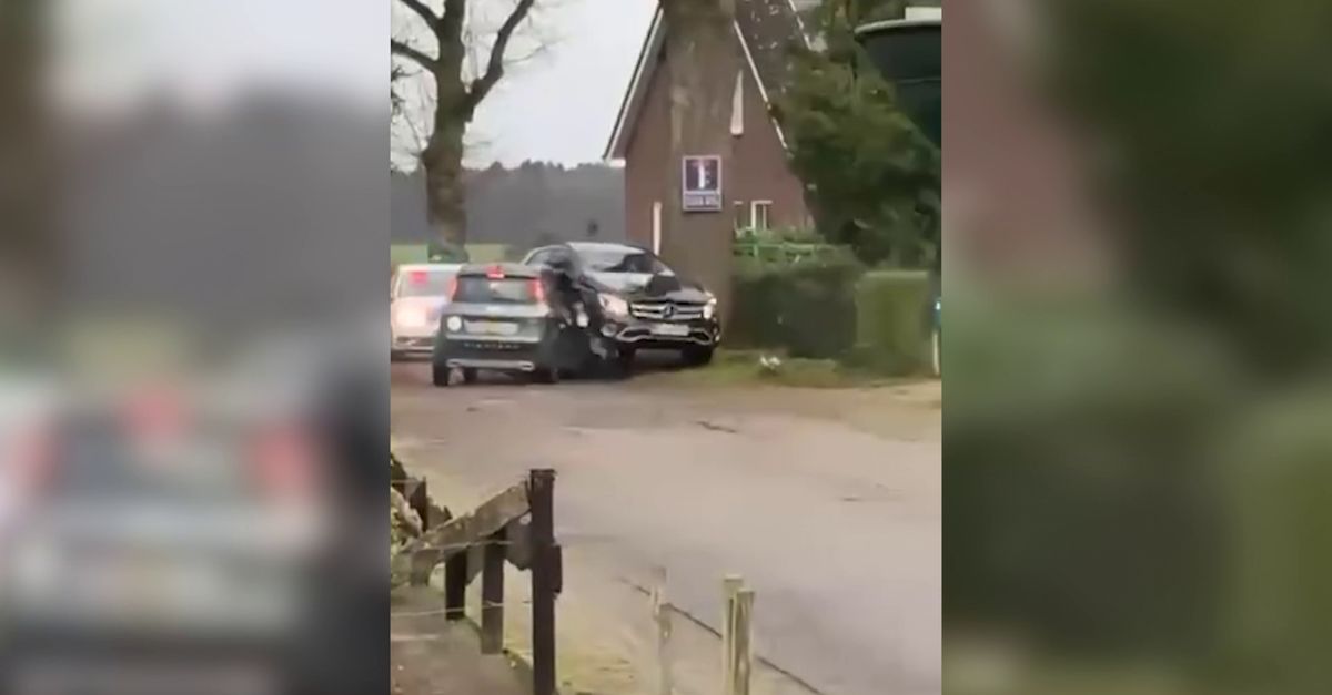 Gestolen auto leidt tot hectische achtervolging door Bathmen - Oost